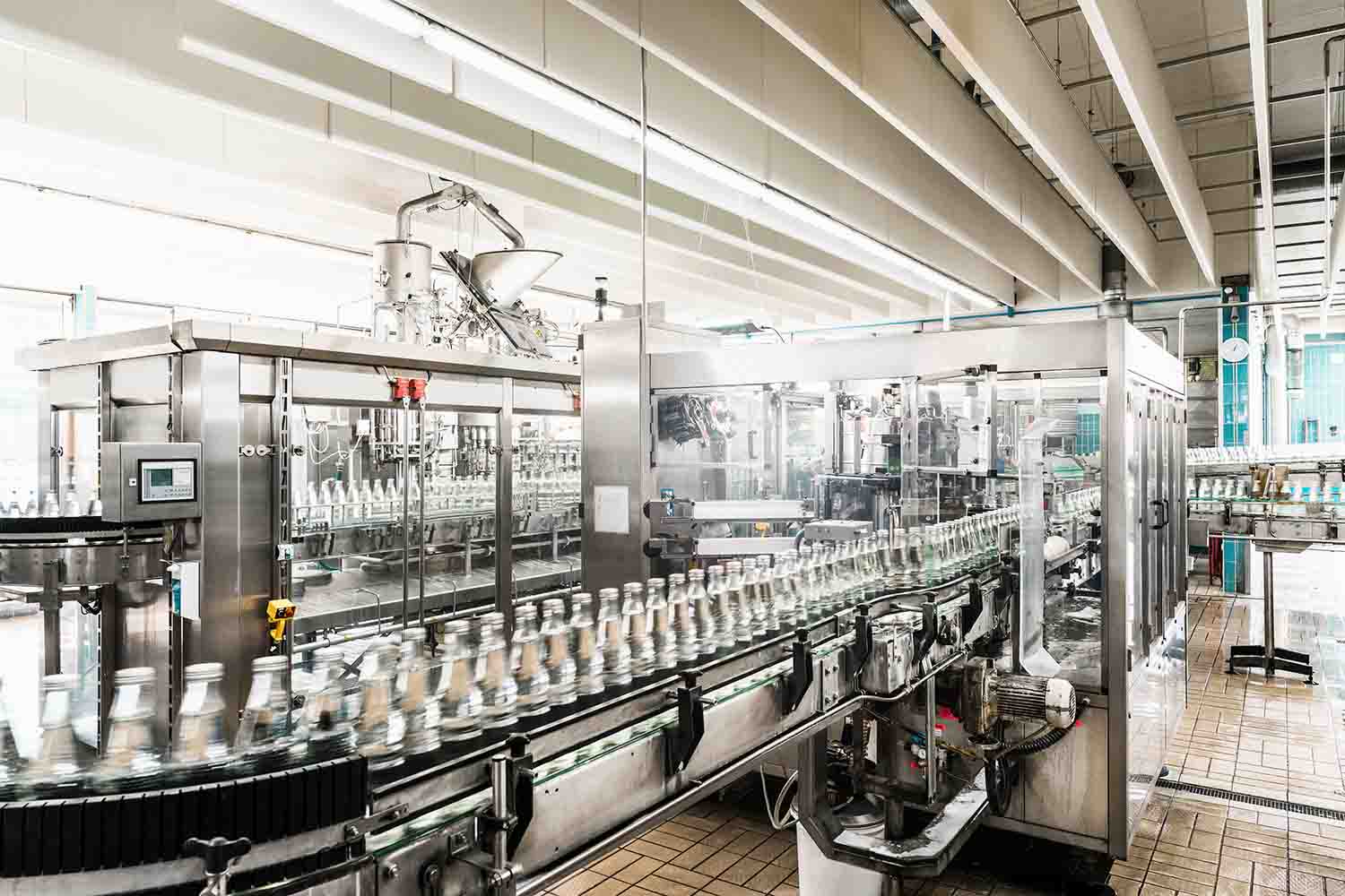 Partneran dengan Pabrik Maklon untuk Buat Produk Sendiri? Siapa Takut!